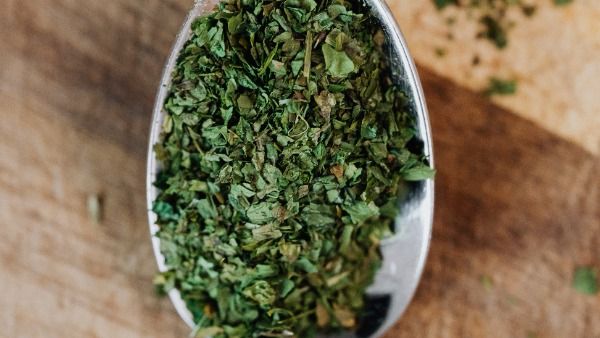 11 Health Benefits Of Oregano And Its Oil: Nutritional Profile, Uses ...