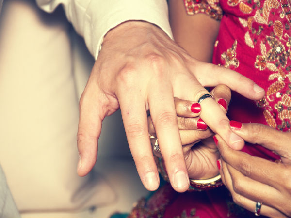 जानिये भारतीय शादियों में सगाई का महत्व | Significance of Sagai in ...