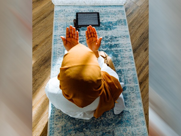 Eid Milad Un Nabi 2022: जलसों और इबादत के नाम ईद मिलाद-उन-नबी का जश्न ...