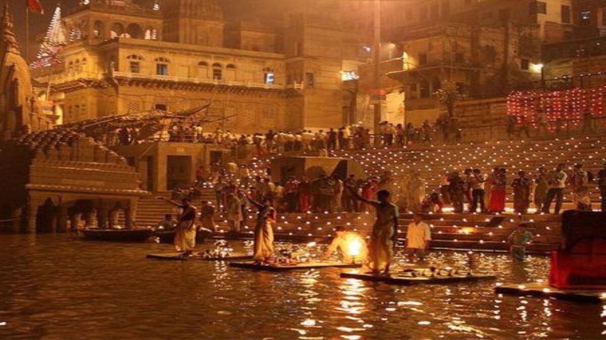 Visiting in Banaras: सावन में परिवार संग जा रहें बनारस तो इन चीजों से ...