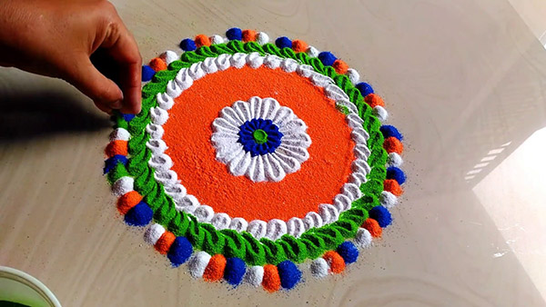 15th August Rangoli Idea: स्‍कूल-ऑफ‍िस को इन तिरंगा रंगोली से रंग दे ...