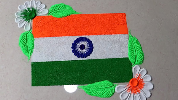 15th August Rangoli Idea: स्‍कूल-ऑफ‍िस को इन तिरंगा रंगोली से रंग दे ...