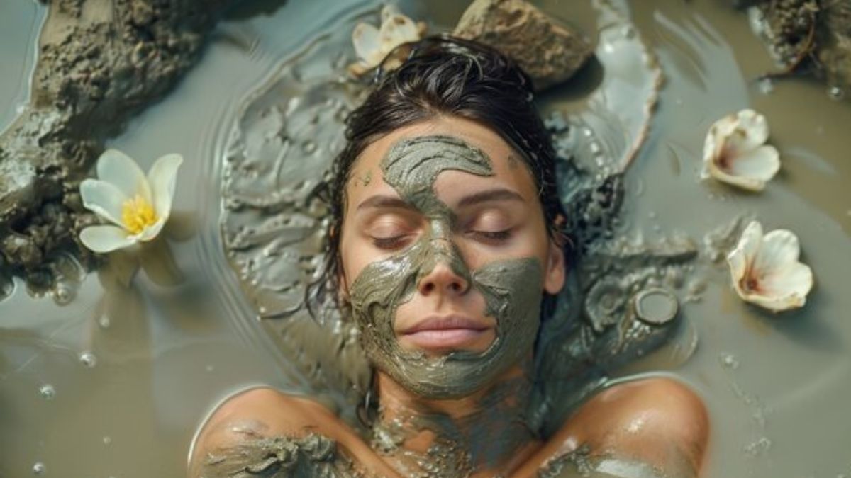 World Soil Day: क्या है मड थेरेपी? म‍िट्टी से नहाना कैसे करता है ...
