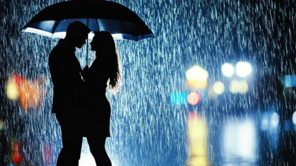 Romantic Monsoon Shayari : जब फिजा भी हो रोमांटिक, तो क्यों न इन शायरी से पार्टनर से करें हाल-ए ...