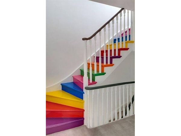 5 Creative Ways To Colour Your Stairs - Boldsky.com