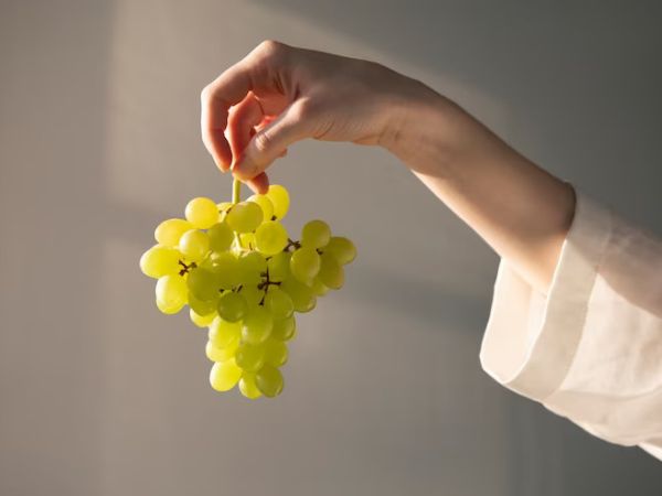 Skincare: 3 Simple Ways To Use Grapes For Your Skin - Boldsky.com