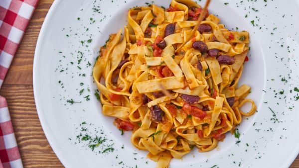 Man Dies After Eating Pasta Kept Outside Fridge: What Is Fried Rice ...