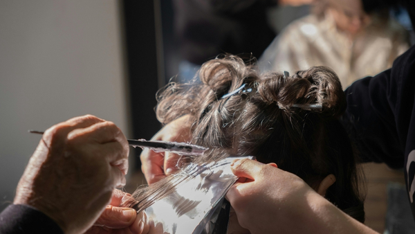 Hacks 101: How To Stop Hair Colour From Fading - Boldsky.com