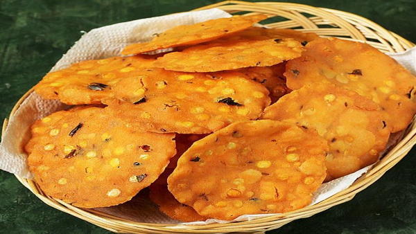 ಬಾಯಿ ರುಚಿಗೆ ಗರಿ ಗರಿ ನಿಪ್ಪಟ್ಟು..! ಮನೆಯಲ್ಲೇ ಮಾಡಿ ಟೆಸ್ಟಿ ತಿಂಡಿ | How To ...