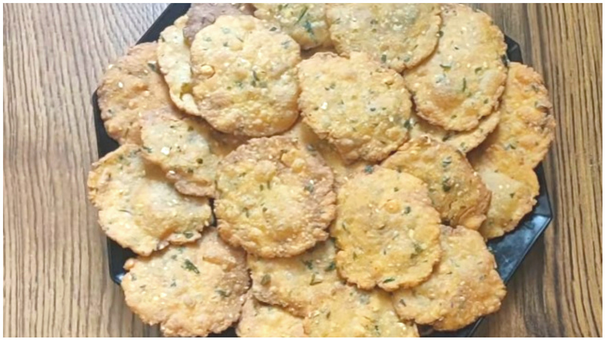 ಬಾಯಿ ರುಚಿಗೆ ಗರಿ ಗರಿ ನಿಪ್ಪಟ್ಟು..! ಮನೆಯಲ್ಲೇ ಮಾಡಿ ಟೆಸ್ಟಿ ತಿಂಡಿ | How To ...