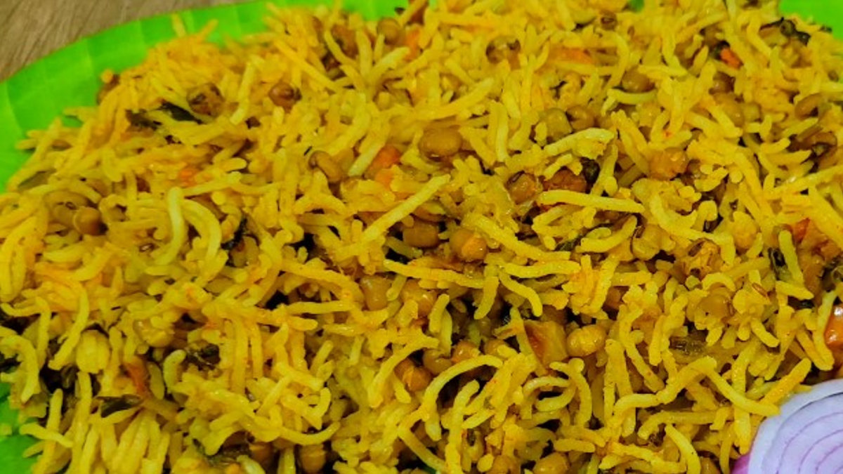 ಬೆಳಗ್ಗೆ ತಿಂಡಿಗೆ ರುಚಿಕರ ಹೆಸರು ಕಾಳಿನ ಪಲಾವ್.!! ಮಾಡುವ ವಿಧಾನವಿದು! | How To ...