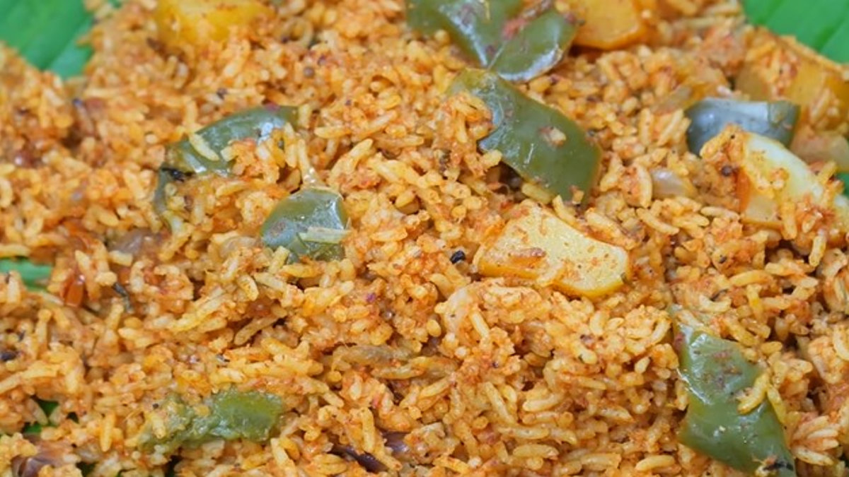 ಬಾಯಲ್ಲಿ ನೀರು ತರಿಸುವ ಆಲೂ ಕ್ಯಾಪ್ಸಿಕಂ ರೈಸ್ ಬಾತ್..! ಮಾಡೋದು ಹೇಗೆ? | How To ...