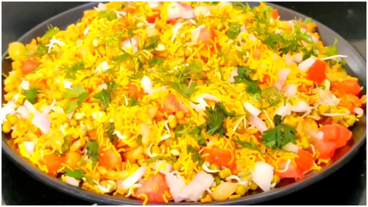 ಮನೆಯಲ್ಲೇ ಮಾಡಿ ಪಕ್ಕಾ ರೋಡ್ ಸೈಡ್ ಮಸಾಲ ಮಂಡಕ್ಕಿ: ಸಿಂಪಲ್ ರೆಸಿಪಿ ಇಲ್ಲಿದೆ ...