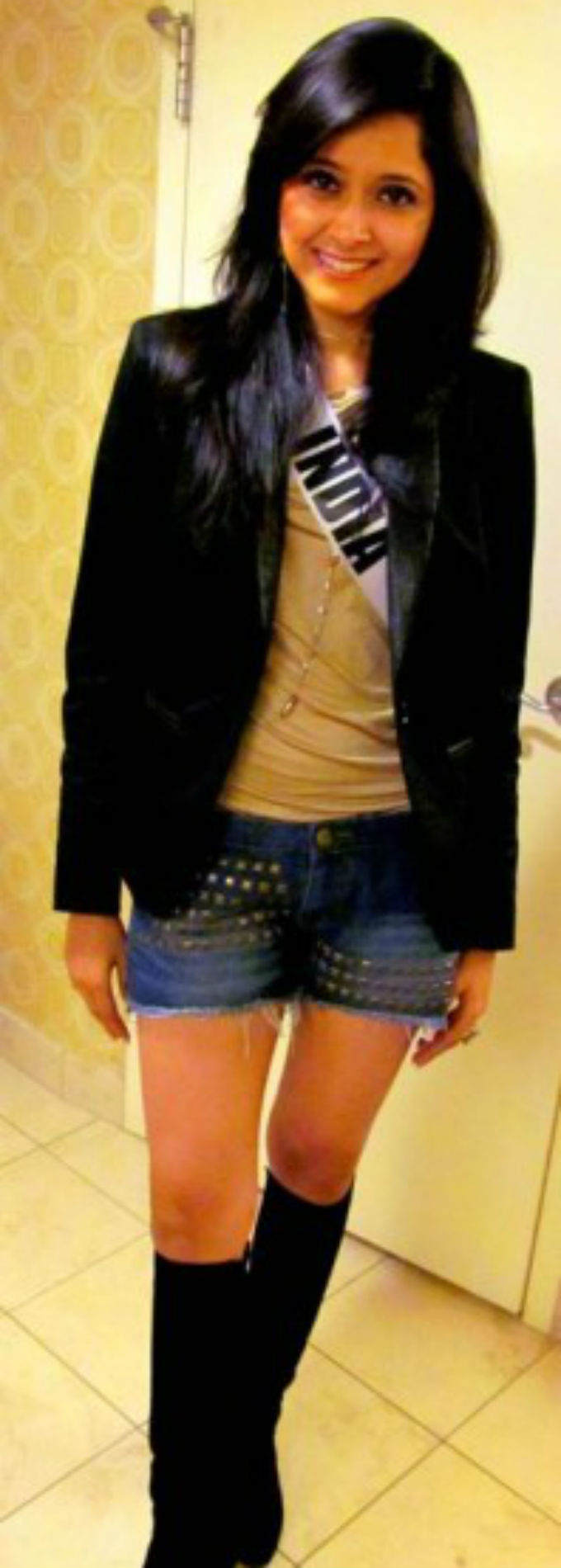 Shilpa Singh in Miss Universe Contest 2012 - Boldsky