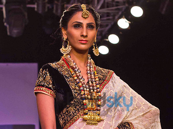 IIJW'13: Dhora n Rivaayat's Gothic Jewellery - Boldsky
