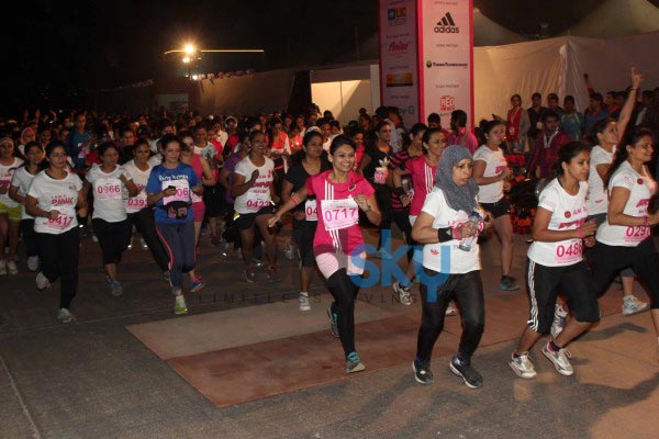 HCG Pinkathon | Breast Awareness 2013 - Boldsky