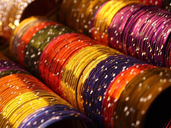 Married Women | Significance of Bangles - Boldsky