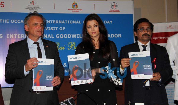 Aishwarya Rai leads UNAIDS mission on issues of women and HIV - Boldsky