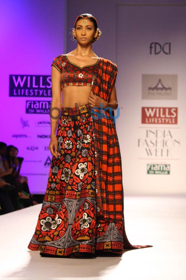 WIFW 2014 day 3 Pia Pauro show - Boldsky
