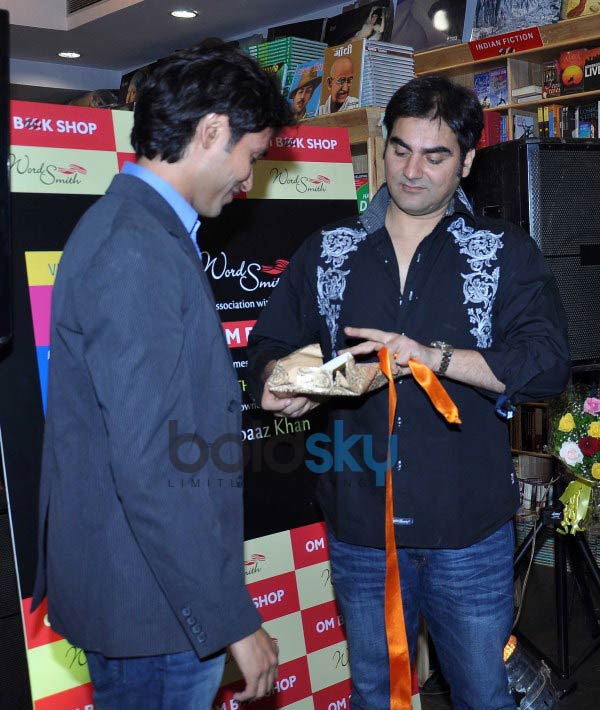 Arbaaz Khan launches Vickrant Mahajan Book - Boldsky