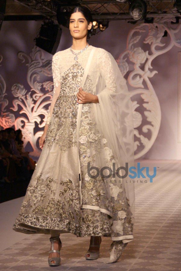 ICW 2014 Varun Bahl Show - Boldsky