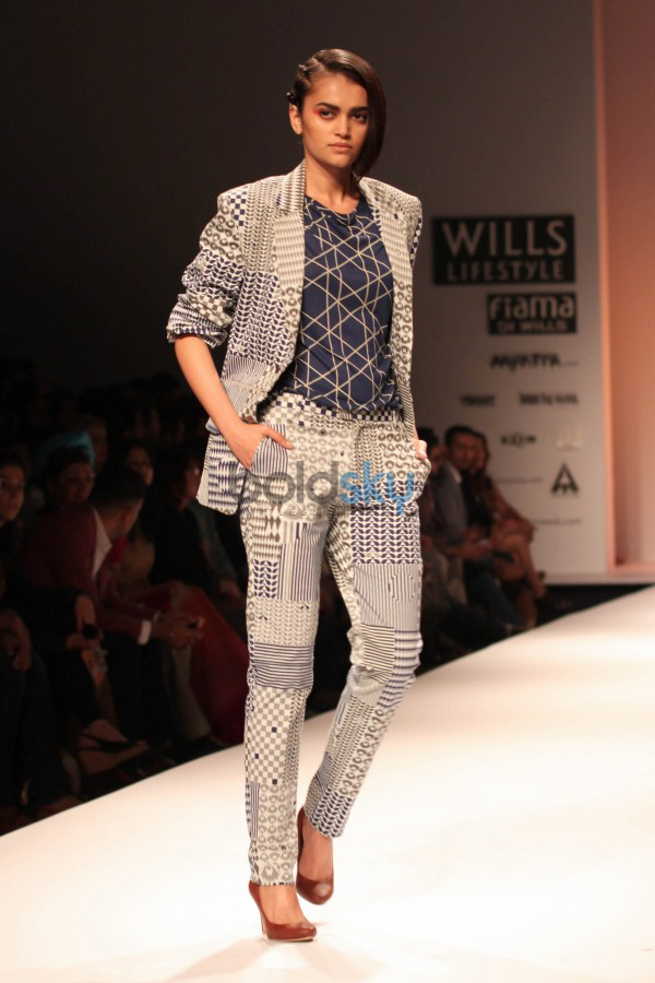 Wills India Fashion Week 2015 - DEV R NIL - Boldsky