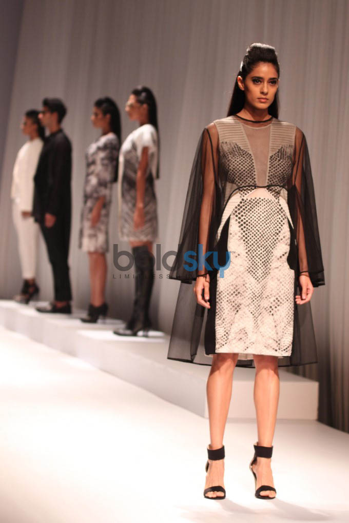 Amazon India Fashion Week 2015 ROHIT GANDHI And RAHUL KHANNA - Boldsky