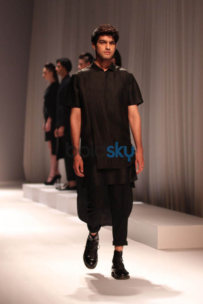 Amazon India Fashion Week 2015 ROHIT GANDHI And RAHUL KHANNA - Boldsky
