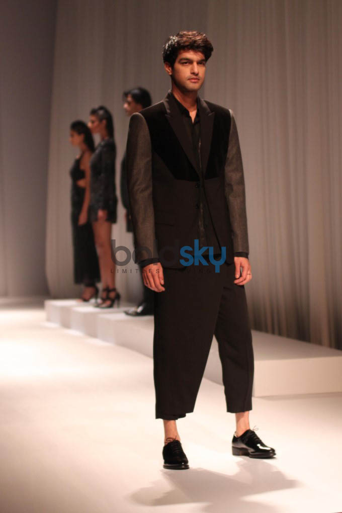 Amazon India Fashion Week 2015 ROHIT GANDHI And RAHUL KHANNA - Boldsky