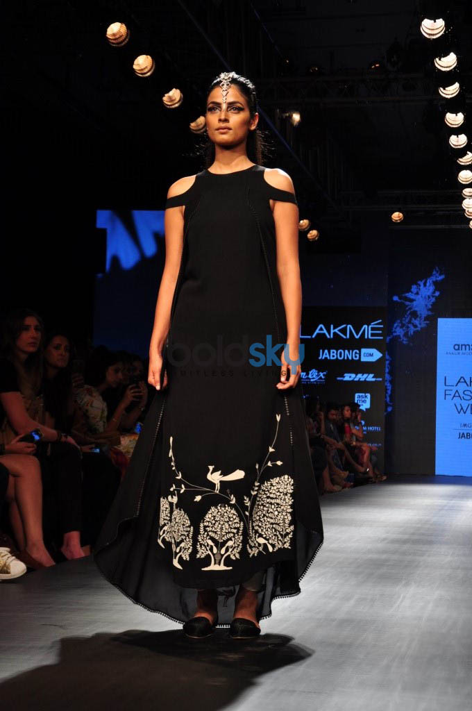 LFW Day 3 - Ankur, Priyanka Modi Show - Boldsky