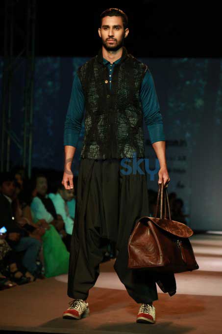 Designer Divyam Mehta Collection At AIFW 2016 - Boldsky