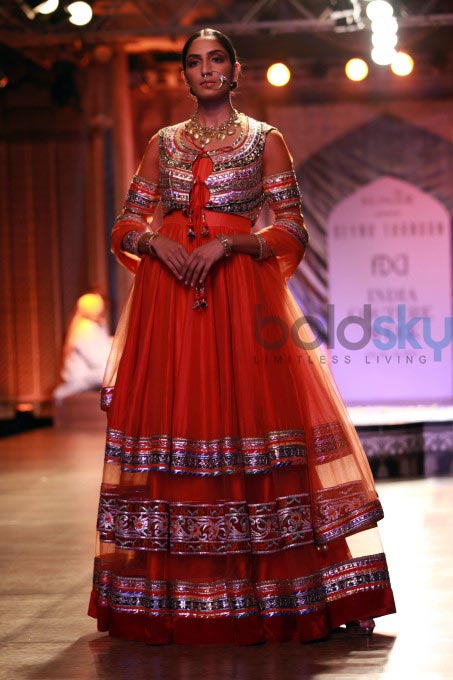 Divya Khosla Kumar Walking The Ramp For Designer Reynu Tandon At ICW ...