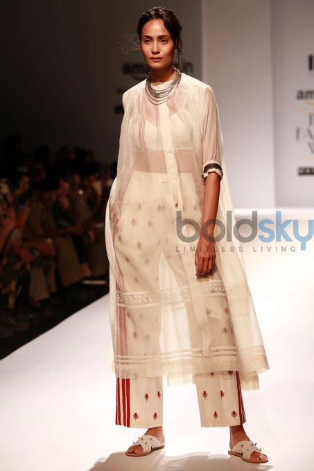 Designer IKAI Collection At AIFW Spring Summer 2017 - Boldsky