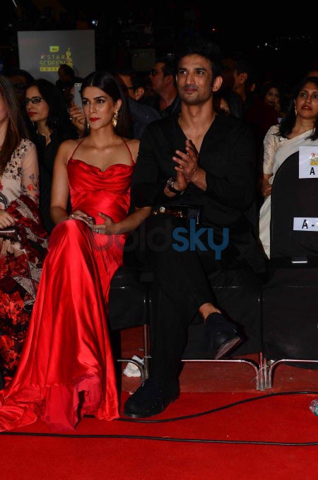 Kriti Sanon Rocked A Red Backless At Star Screen Awards - Boldsky