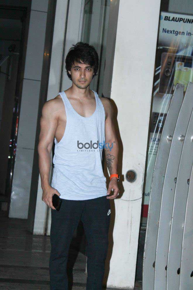 Ayush Sharma And Kaartik Aaryan Spotted At Khar Gym - Boldsky
