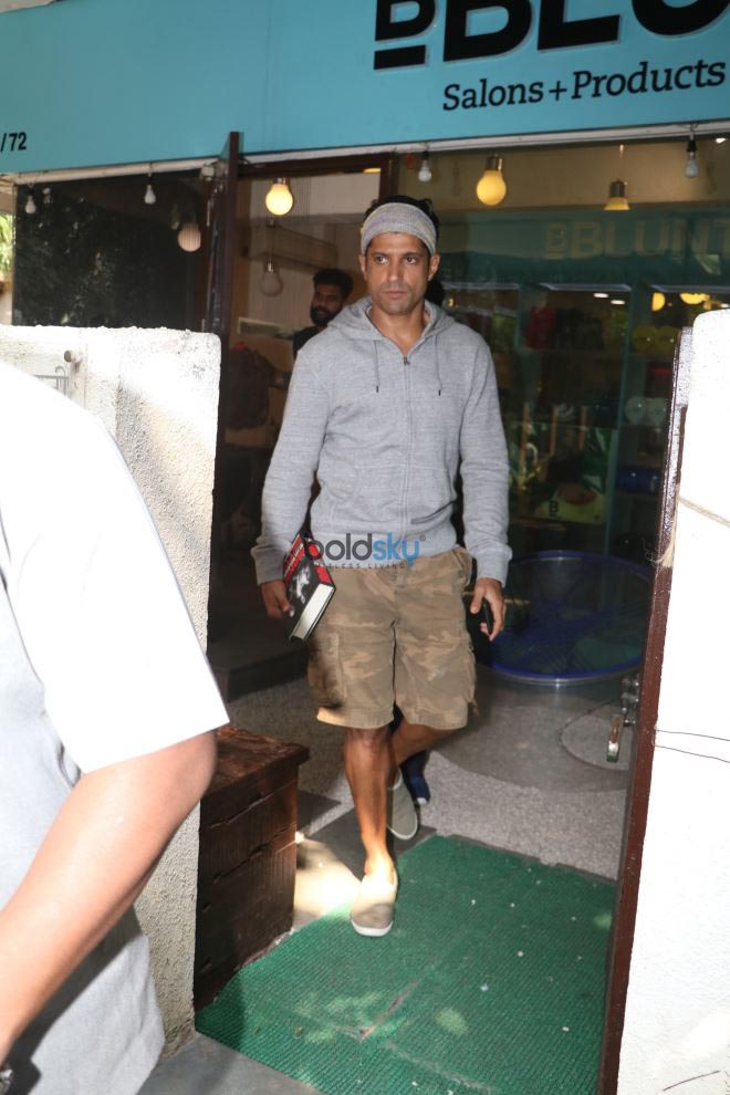 Farhan Akhtar Spotted At B Blunt Salon - Boldsky