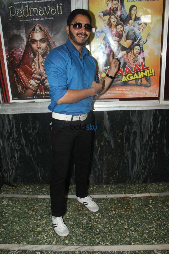 Golmaal Again Team Visit Gaiety Galaxy Theatre - Boldsky