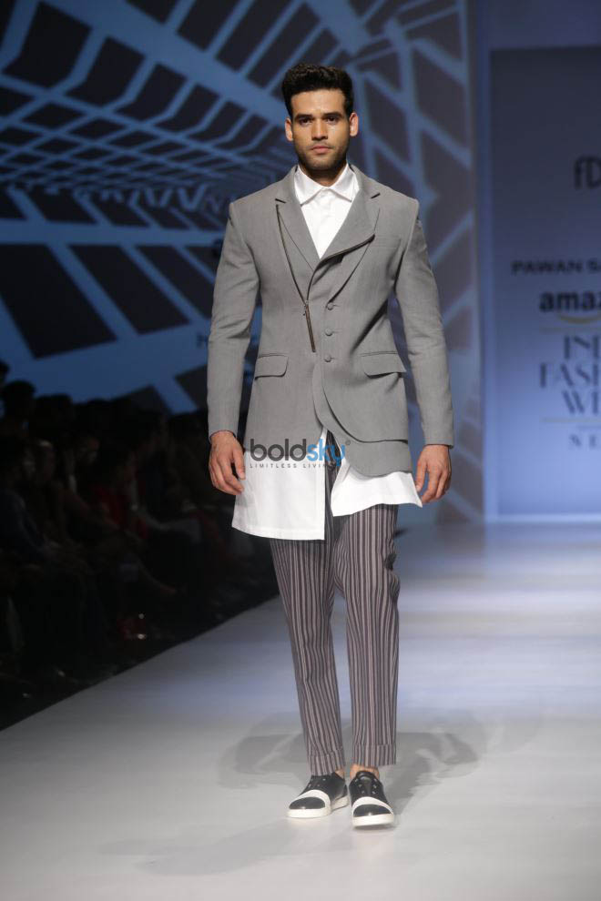 Pawan Sachdeva At Amazon India Fashion Week In New Delhi - Boldsky