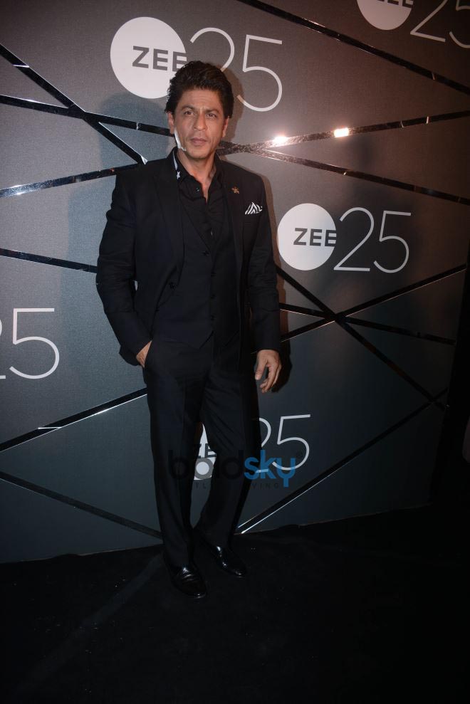 Celebs Celebrate 25 Years Of Zee network - Boldsky