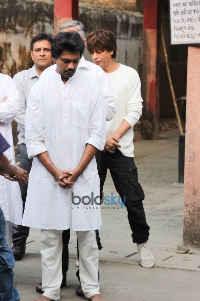 Shah Rukh Khan And Abhishek Bachchan At Nikhil Dwivedi's Daddy's ...