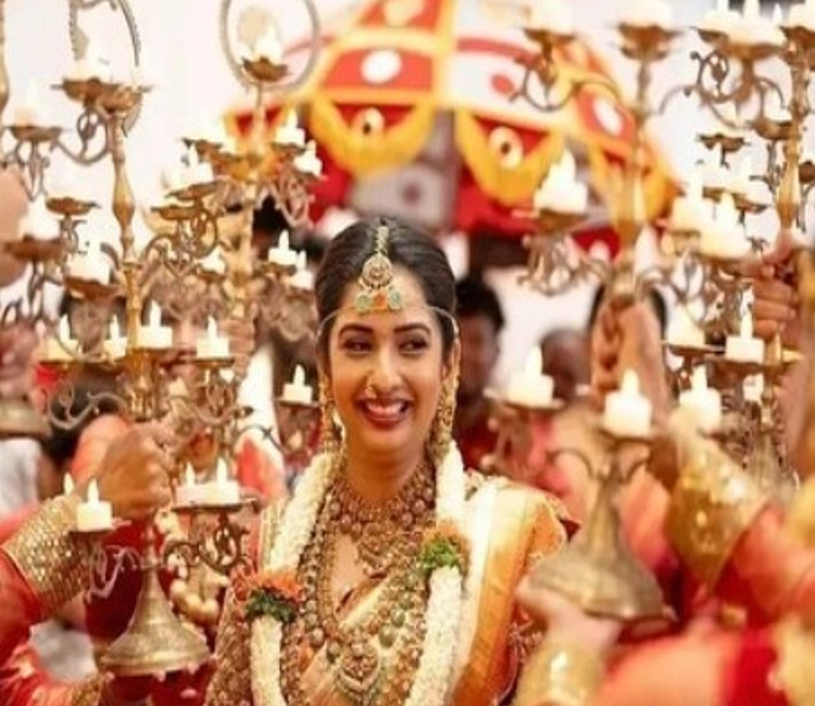 ತರುಣ್ ಸುಧೀರ್ ಜೊತೆ ಸಪ್ತಪದಿ ತುಳಿದ ಸೋನಾಲ್ ಮಾಂಥೆರೋ: ಇಲ್ಲಿವೆ ಫೋಟೋಗಳು ...
