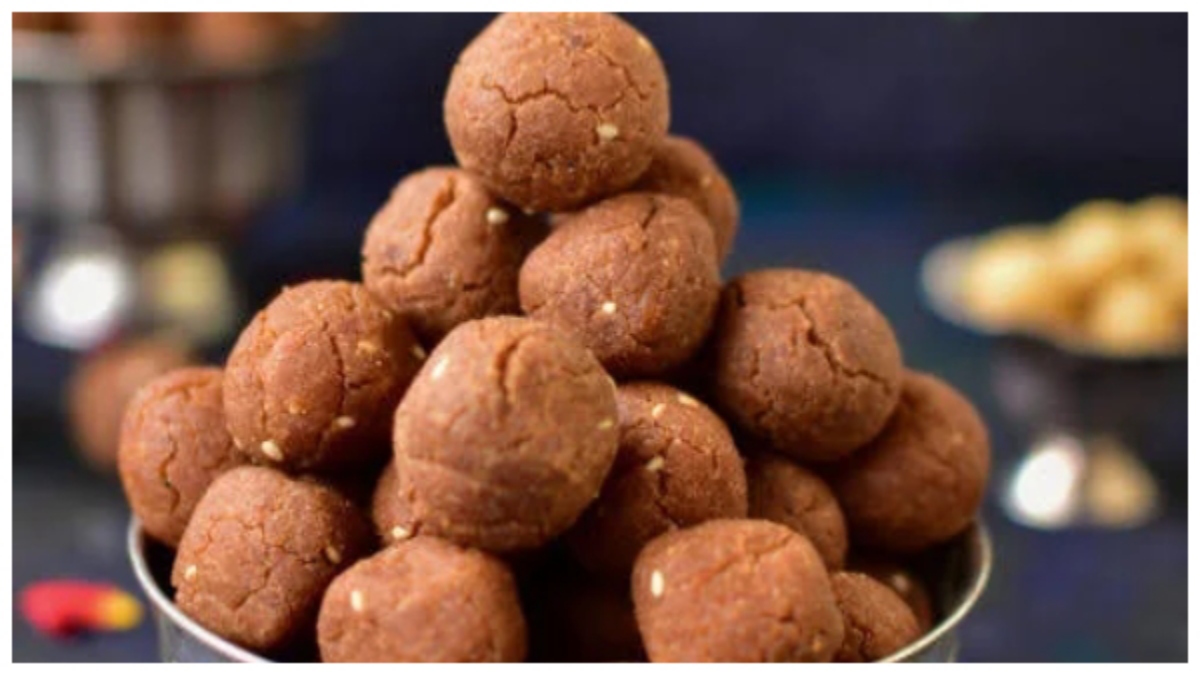 கார்த்திகை தீபம் ஸ்பெஷல் வெல்ல சீடை ரெசிபி... இந்த மாதிரி செஞ்சு ...