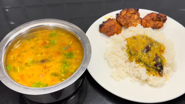 1/2 கப் பாசிப்பருப்பு இருந்தா.. இப்படி குழம்பு வையுங்க.. சாதத்துக்கு ...