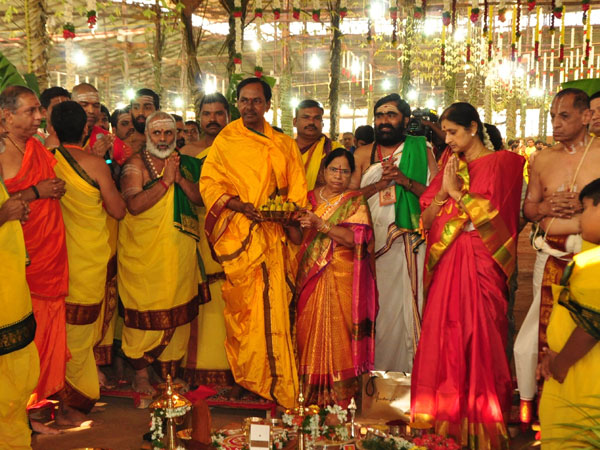 చండీ యాగం ఎందుకు చేస్తారు..?చండీ యాగాన్ని ఎవరైనా చేయించవచ్చా ...