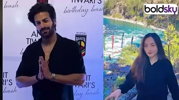 Karanveer Mehra Kisses Rashmi Desai:एक और एक्ट्रेस को किया Kiss,Public ...